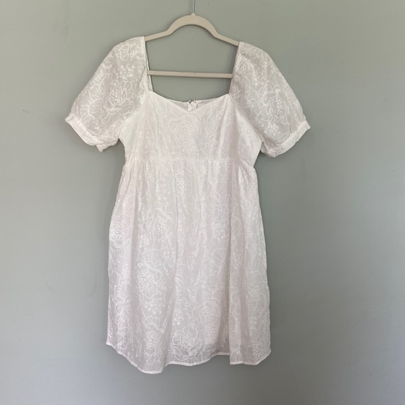 ANDREE BY UNIT | Dresses | Andre By Unit White Short Sleeve Dress ...